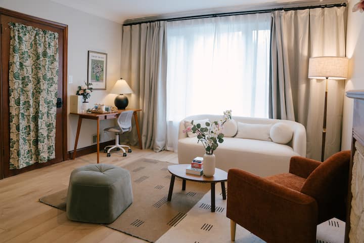 New 1 Bed 1 Bath 15 Min > Airport | Rogers Stadium - Toronto