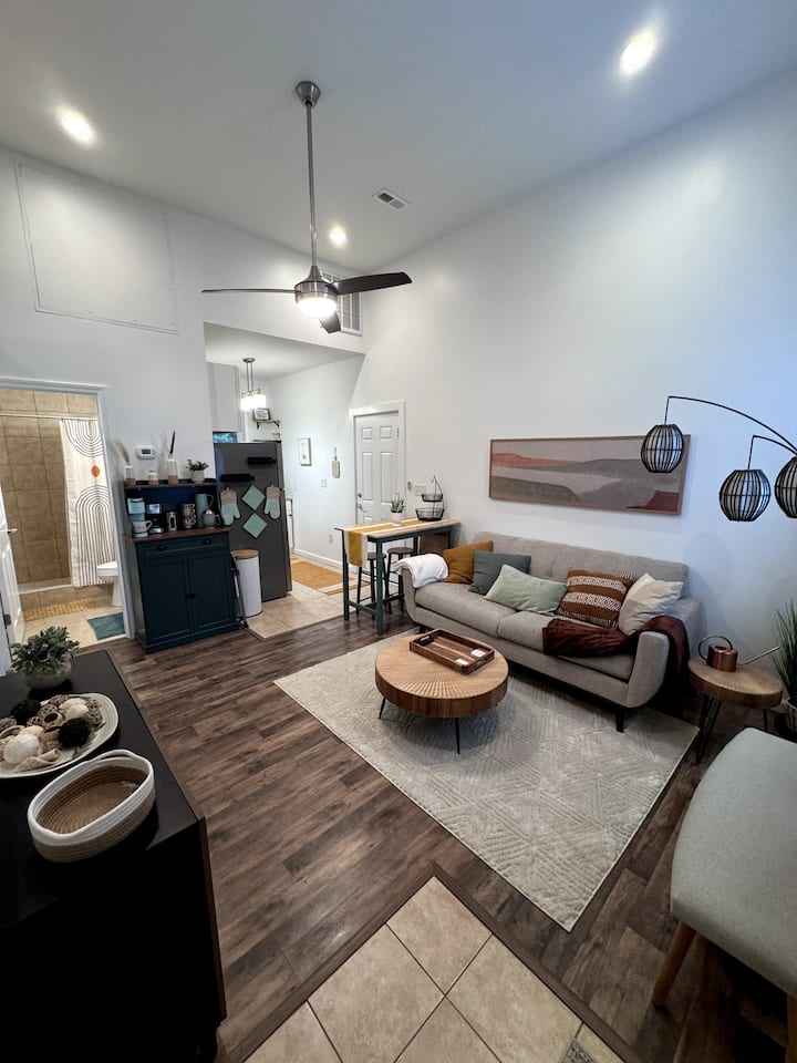 Perfect Hideaway Guest House - Cary