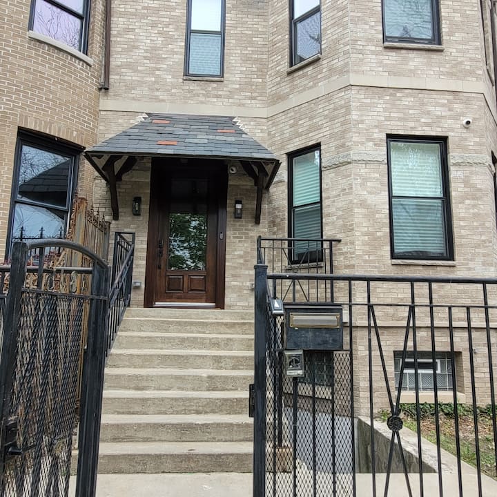 Bronzehaus - Near Mccormick, Uchicago & Downtown - Chicago