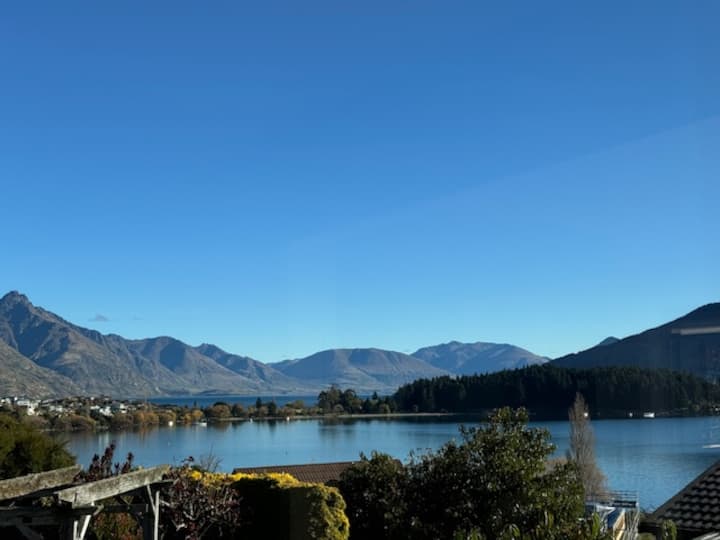 Kelvin Heights Quiet Escape With Spectacular Views - Queenstown, New Zealand