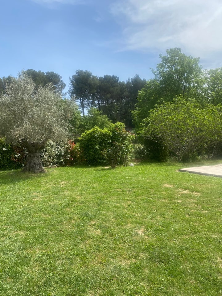 Villa De 180 M² Avec Piscine - Trets