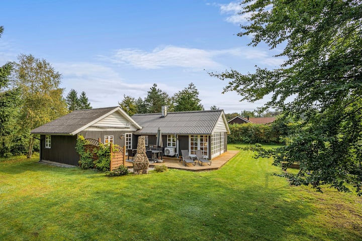 Skønt Sommerhus Med Fri Adgang Til Svømmehal - Denmark