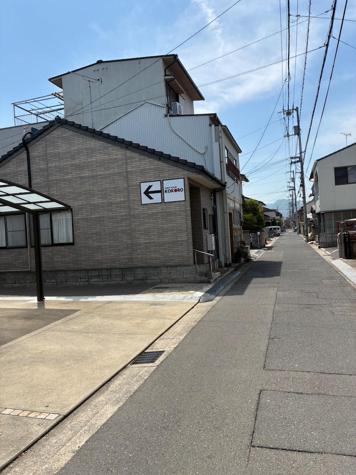 あなぶきアリーナ香川、高松駅、高松港近く！徒歩圏内！
無料駐車場1台。 - 高松市