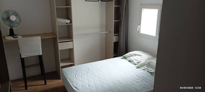 Location Chambre Meublée
Declaloc N°8335 000305 5w - Le Castellet