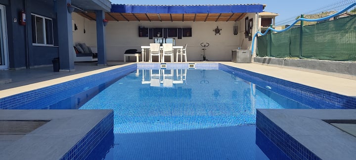 Foça'da Günlük Havuzlu Villa - Foça