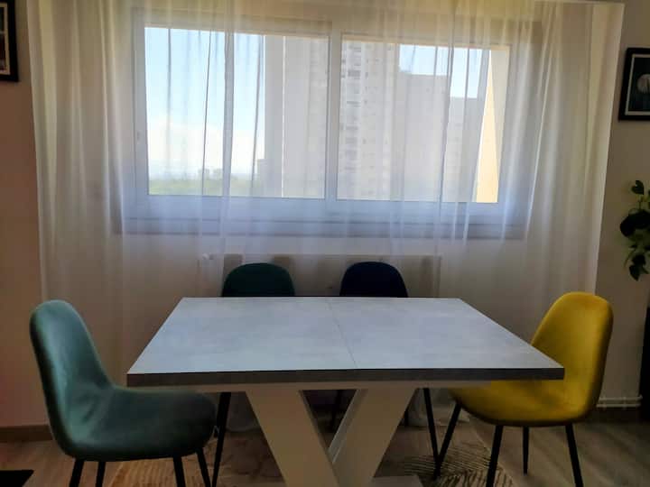 Charming Private Room In Vénissieux - Saint-Fons