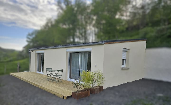 Gîte Avec Jacuzzi Privatif - Mauriac