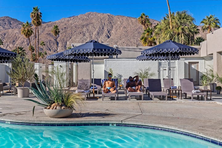 Casa Oliver's Deluxe Premium King Garden View - Palm Springs, CA