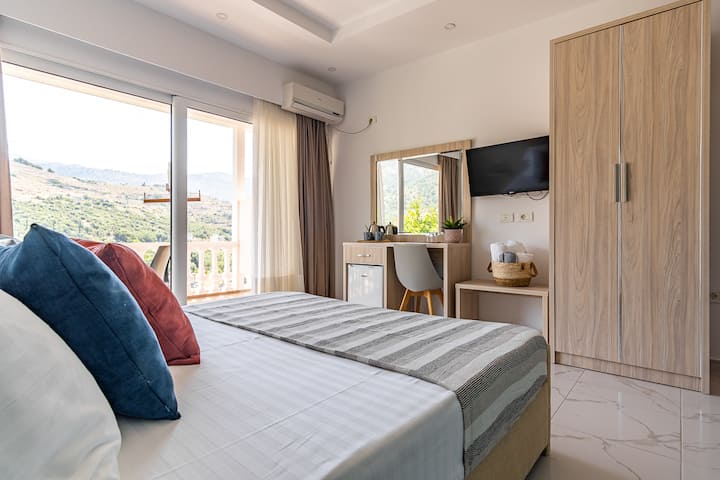Luxury Room 1 - Pool, Parking & Outdoor Spaces - Himarë