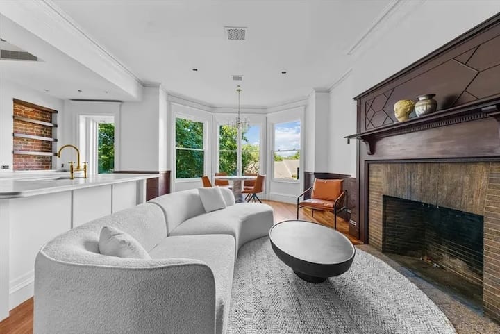 The T Alley Suite - Newton, MA