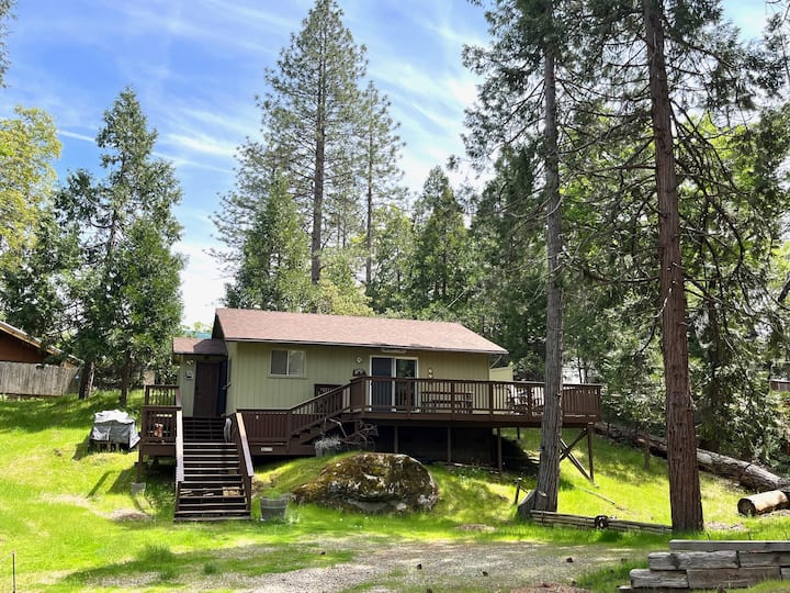 Cozy & Quiet Cabin - Bass Lake, CA