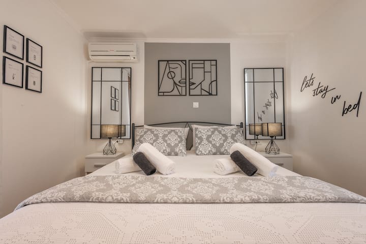 The Neo-classic Loft - Rhodes