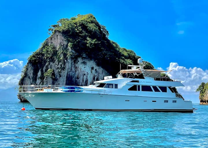 90' Cheoy Lee Power Yacht - Puerto Vallarta