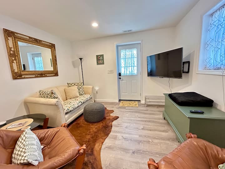 Birch! Your Lovely C'ville Home (Brand New!) - Charlottesville, VA