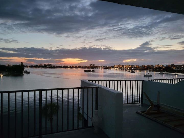 Waterfront Penthouse - South Pasadena, FL