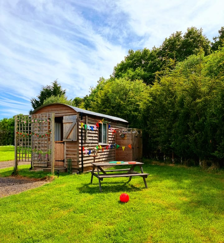 Exclusive Group Glamping London From 1hr - Tenterden