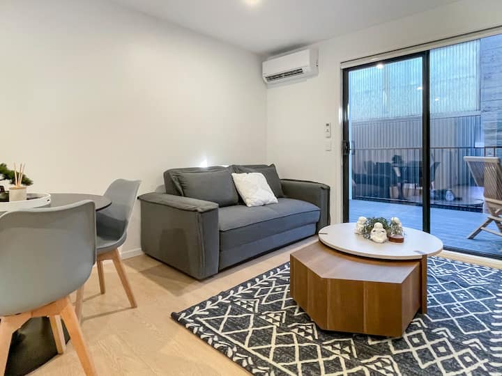 Light & Central Cbd Stay - Christchurch