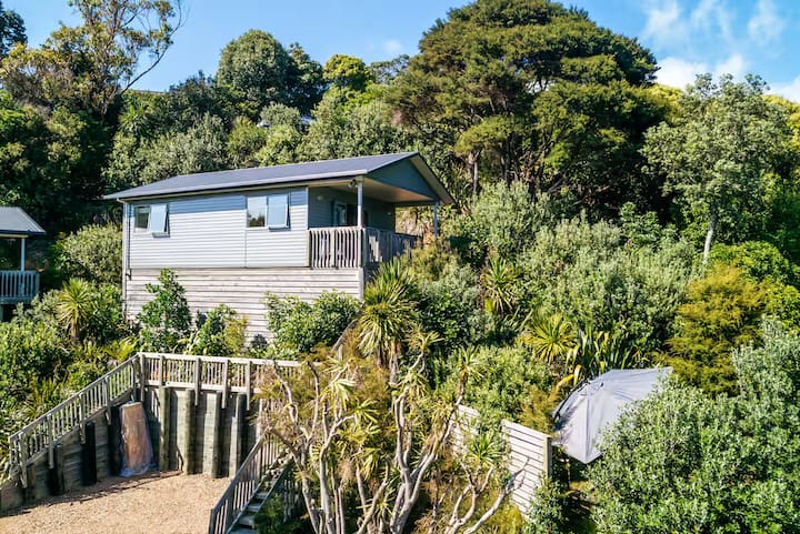 Tui Retreat - Onetangi Beach Hideaway - Waiheke Island