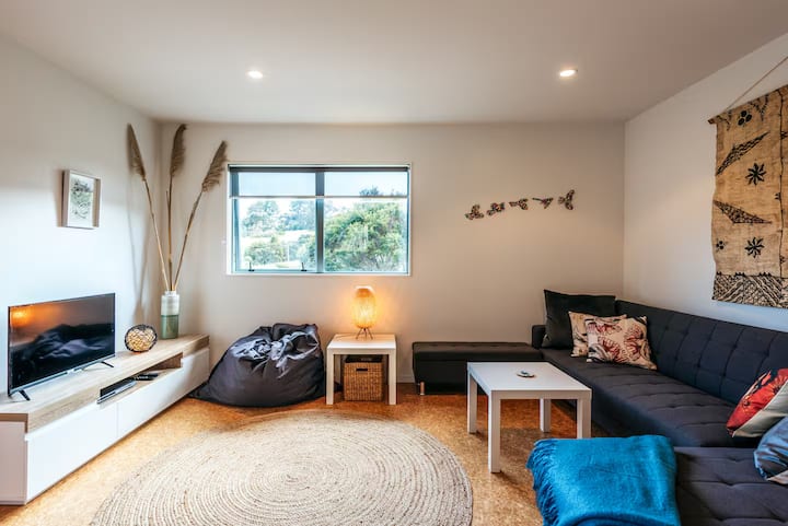 Tui Retreat - Onetangi Beach Hideaway - Waiheke Island