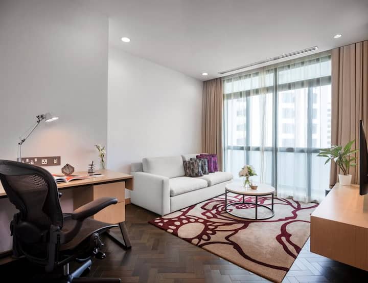 2 Bedroom Luxury Spacious Unit At River Valley - Bishan