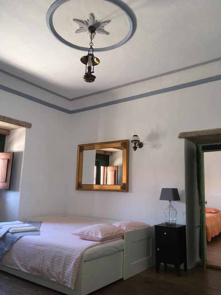 Casa Das Andorinhas / Swallows House - Nisa