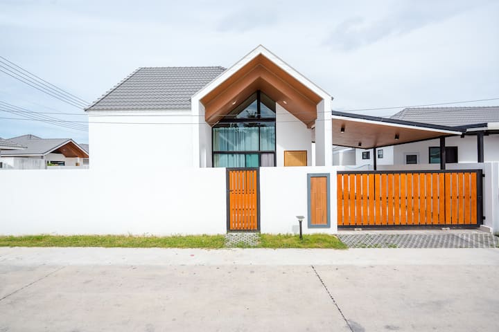 Your Best Luxury Chill Choice! - Hua Hin