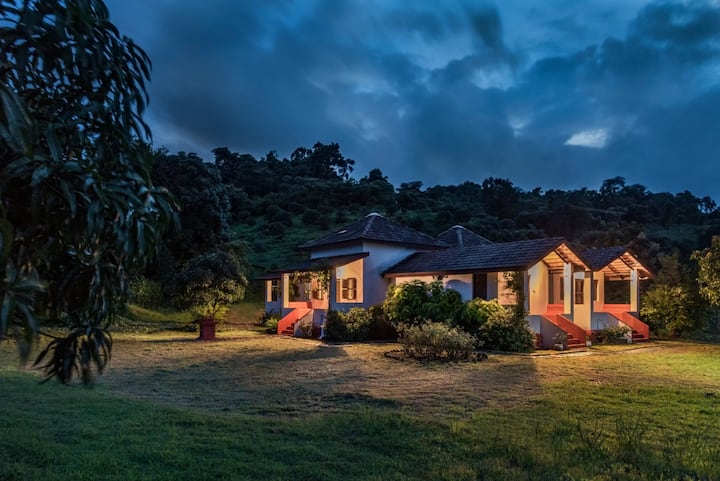 2br Farm Stay With Wood-fired Copper Baths - Pen