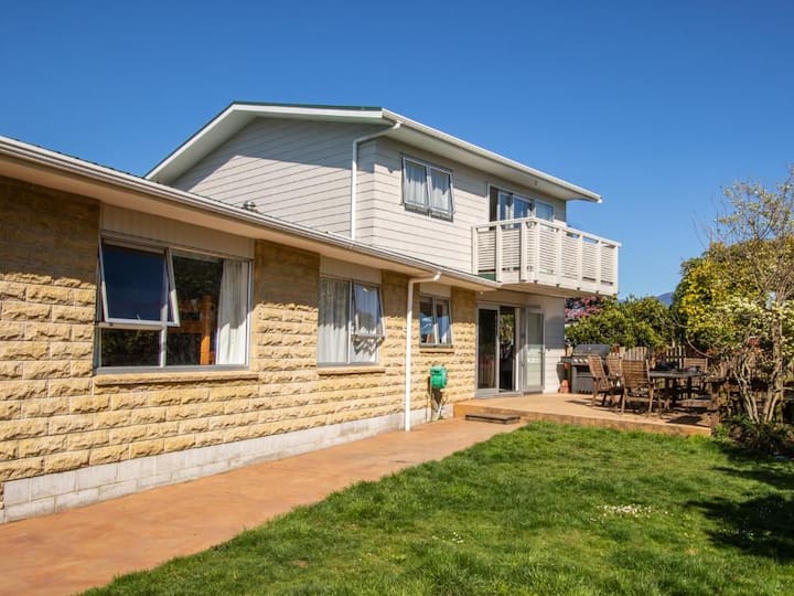 Big Family Home - Motueka