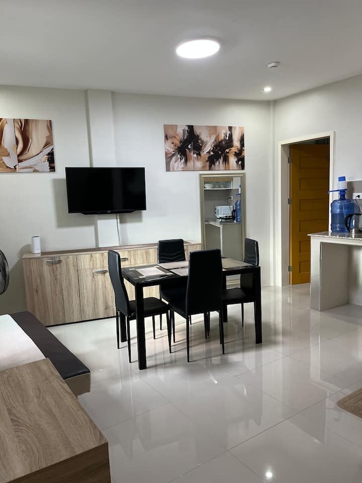 “Cozy Homey 2-bedroom” Zagill Moalboal - Moalboal