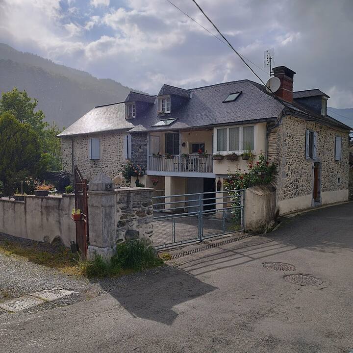 Maison Typique Béarnaise - Gourette