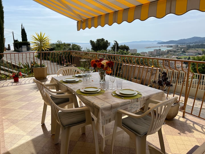 Appartement Avec Superbe Terrasse Pour 4 Personnes - La Favière