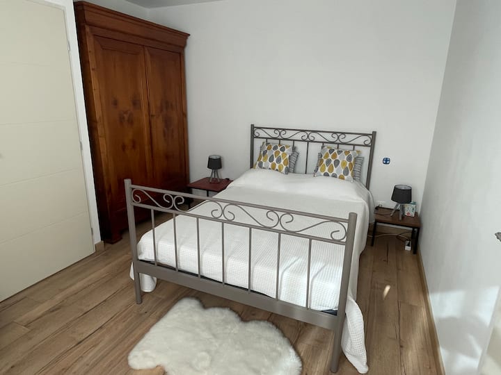 Chambre Dans Villa Récent. - Foix