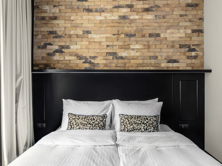 Numa | Medium Room With Bathtub & Air Conditioning - Prague