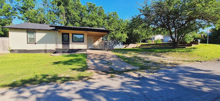Comfy Home For The Traveler. - Lake Worth, TX