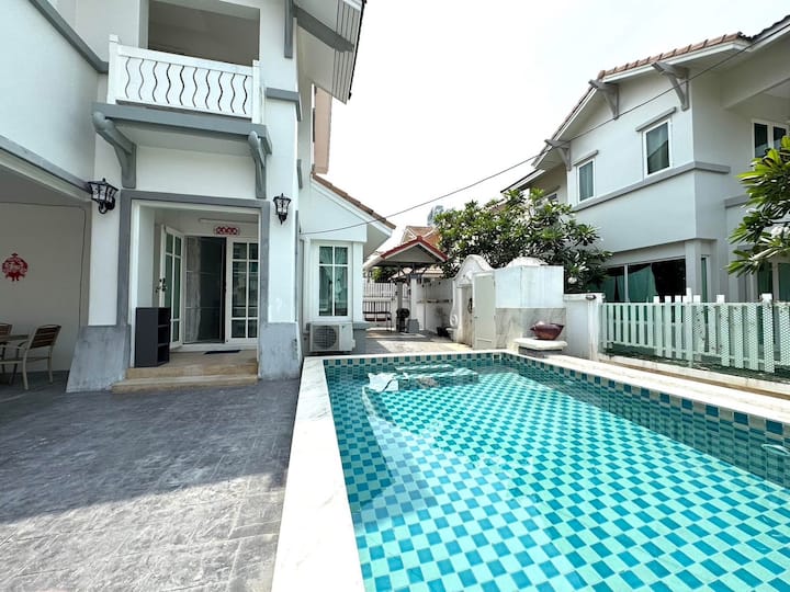 Warisa Garden Pool Villa - Jomtien