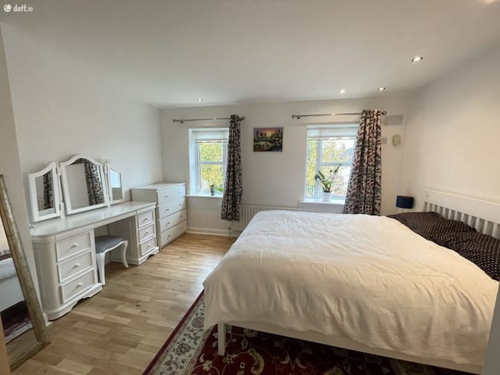 2 Bed House Only 5min To Airport - Swords