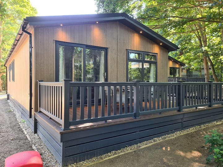 Clover Lodge - Sleeps 8 - Suffolk