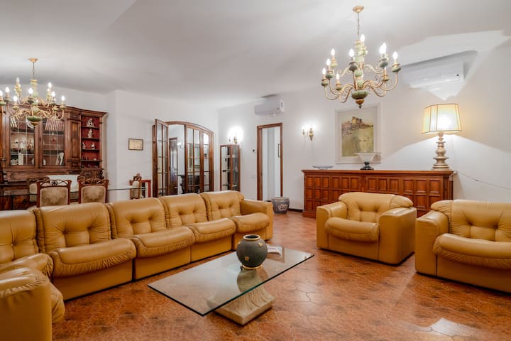 Guesthost- Mare Monti Apartment 8 - Carrara