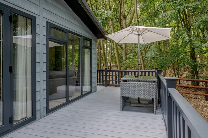 Bluebell Lodge - Sleeps 6 - Essex