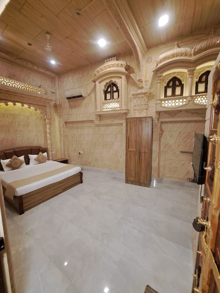Luxury Room In Varanasi - Varanasi