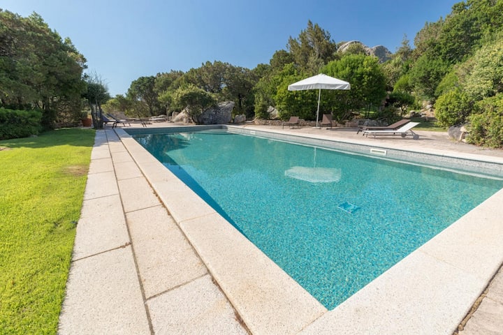 Casa Tradizionale Con Piscina - Sardegna