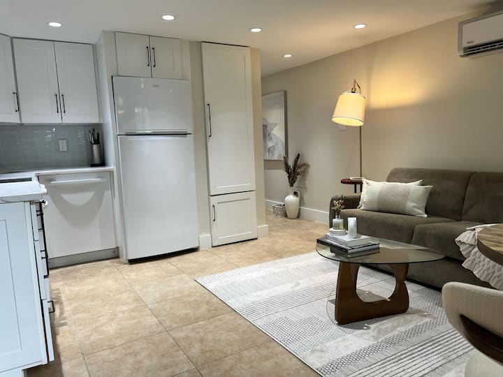 Spacious One-bedroom Apartment - Washington, DC