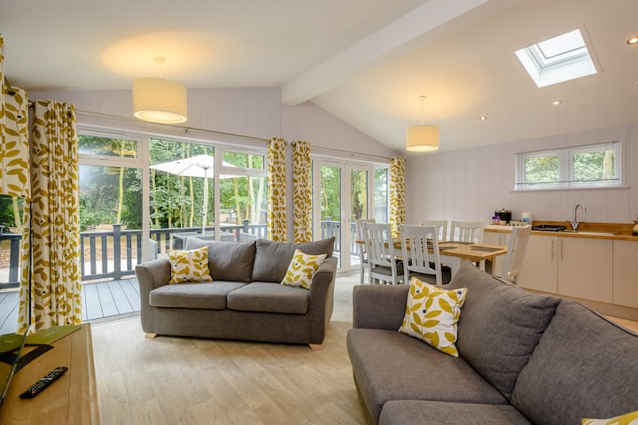 Holly Lodge - Sleeps 6 - Ipswich, UK