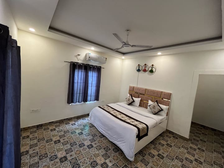 Gobravo 71-2bhk Farm With Pool & Lawn-sec150 Noida - Noida