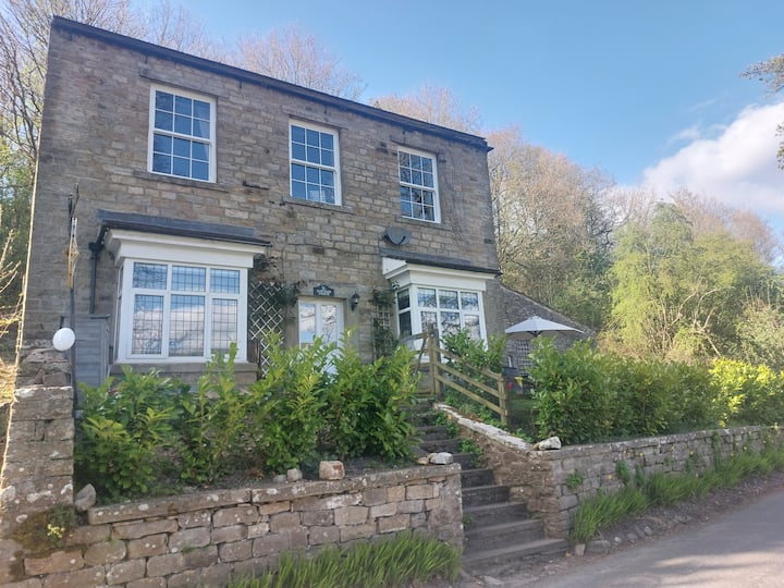 Swaledale Sleeps - Askrigg