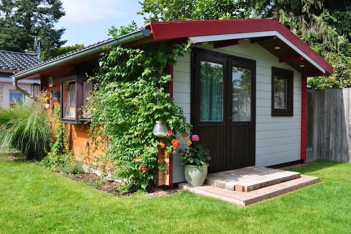 Gemütliches Blockhaus Fußläufig Zur Messe - 