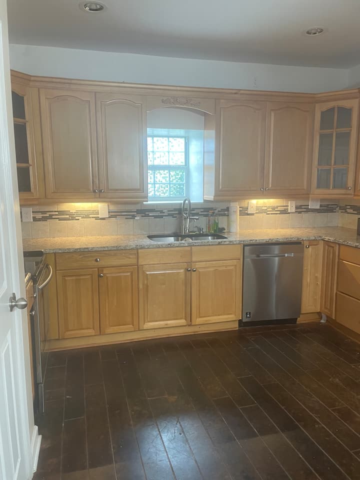 Cozy Gwinnett Retreat - Auburn, GA