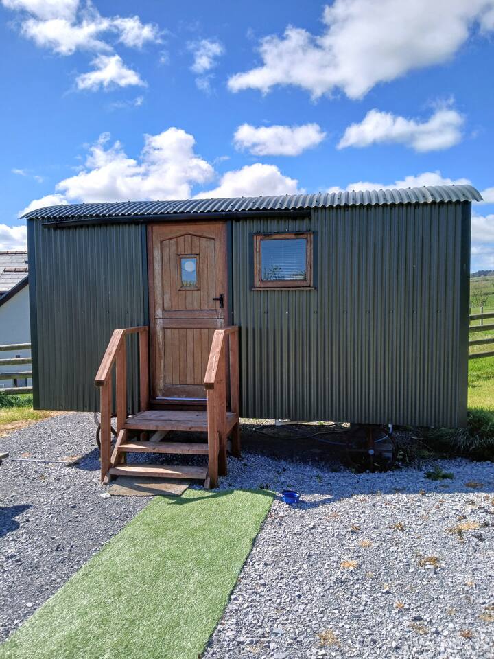 Cozy Shepherd's Hut - Amroth