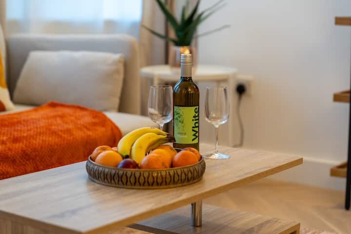 The Beach Way- Specious Apt - Eastbourne