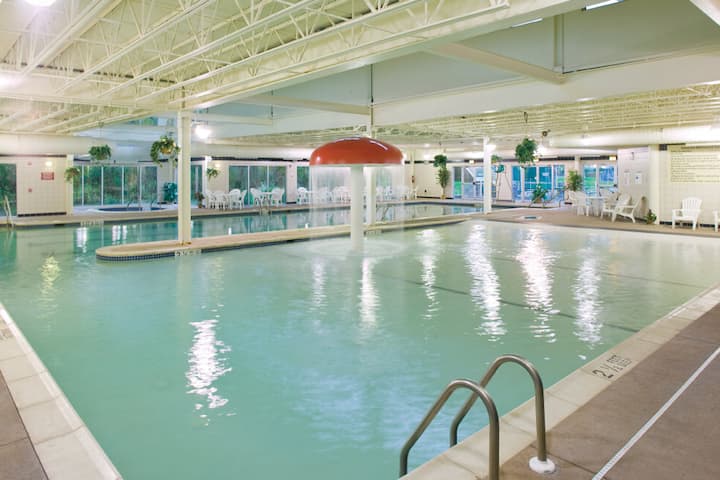 Stunning Pocono Mtns. 1br Condo @ Shawnee Village - Pocono Mountains, PA